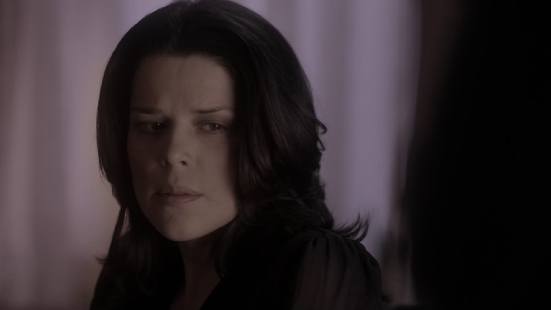 Screen Captures - NCW-AAM410 - Neve Campbell Web | Photo Gallery | Neve ...